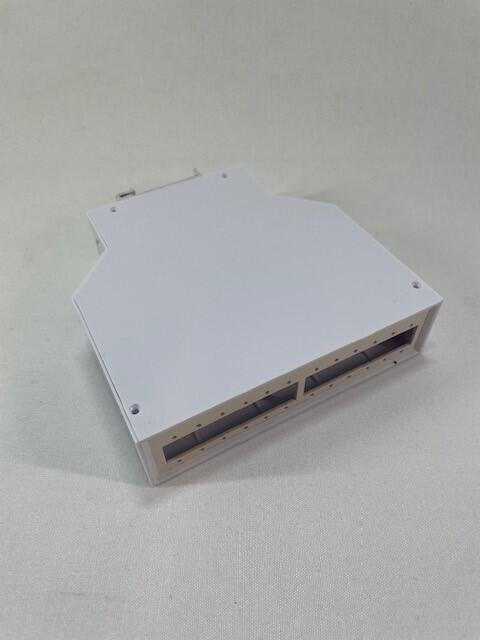 TekCon DIN skinne box, 12 pigtails